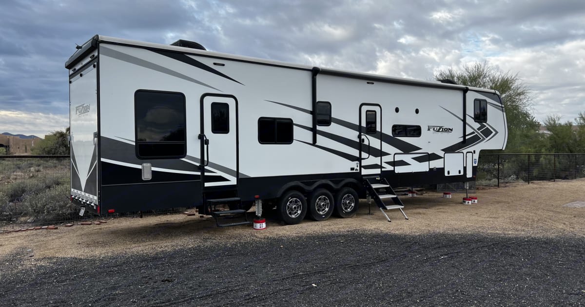 2020 Keystone Fuzion Toy hauler Rental in Phoenix, AZ | Outdoorsy