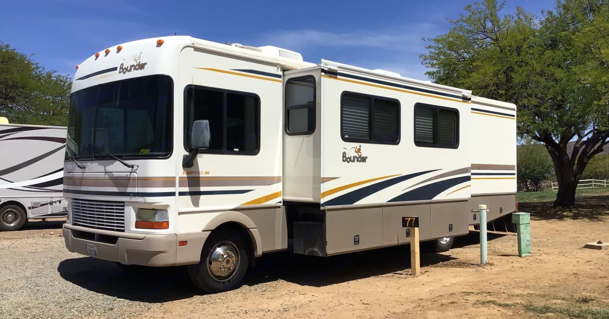 2002 Fleetwood Bounder Class A Rental in Palm Springs, CA | Outdoorsy