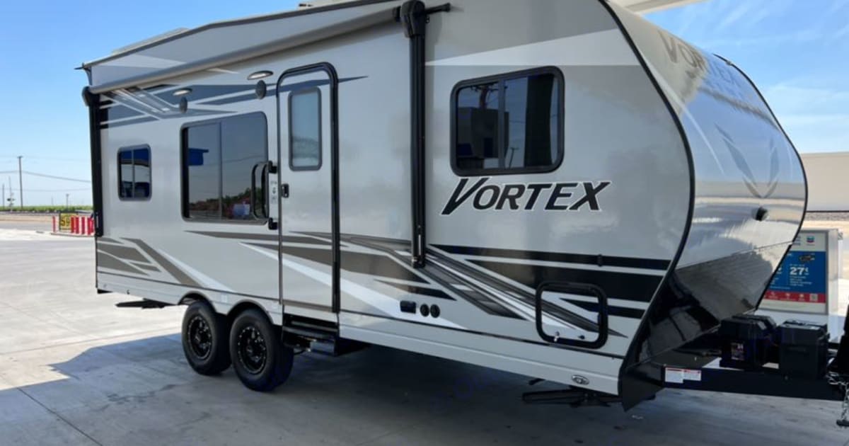 2022 Genesis Supreme Rv Genesis Supreme 2114LE Toy hauler Rental in San ...