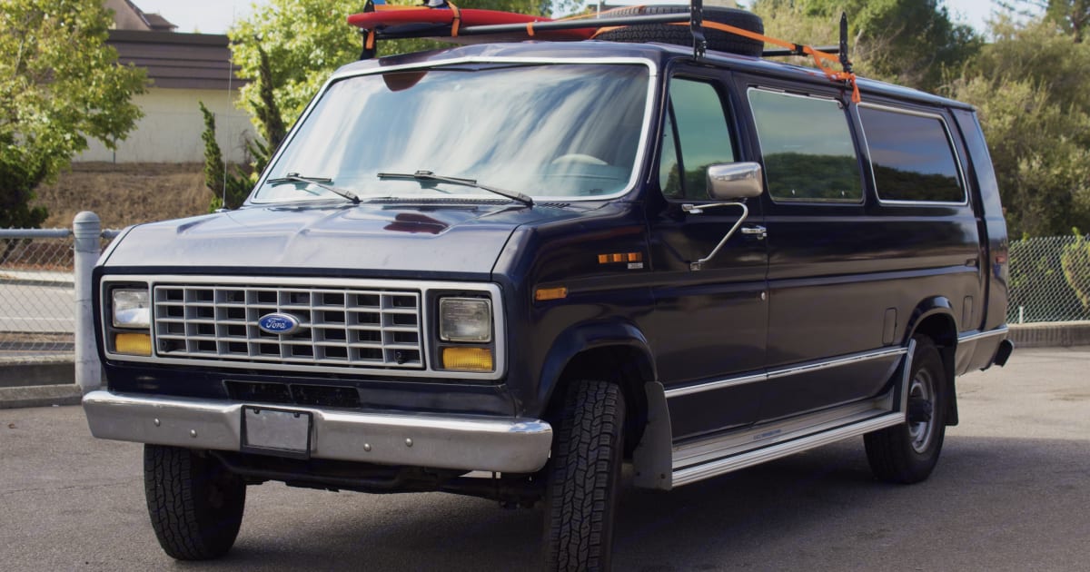 1990 Ford Ford E350 Camper van Rental in Gardena, CA | Outdoorsy