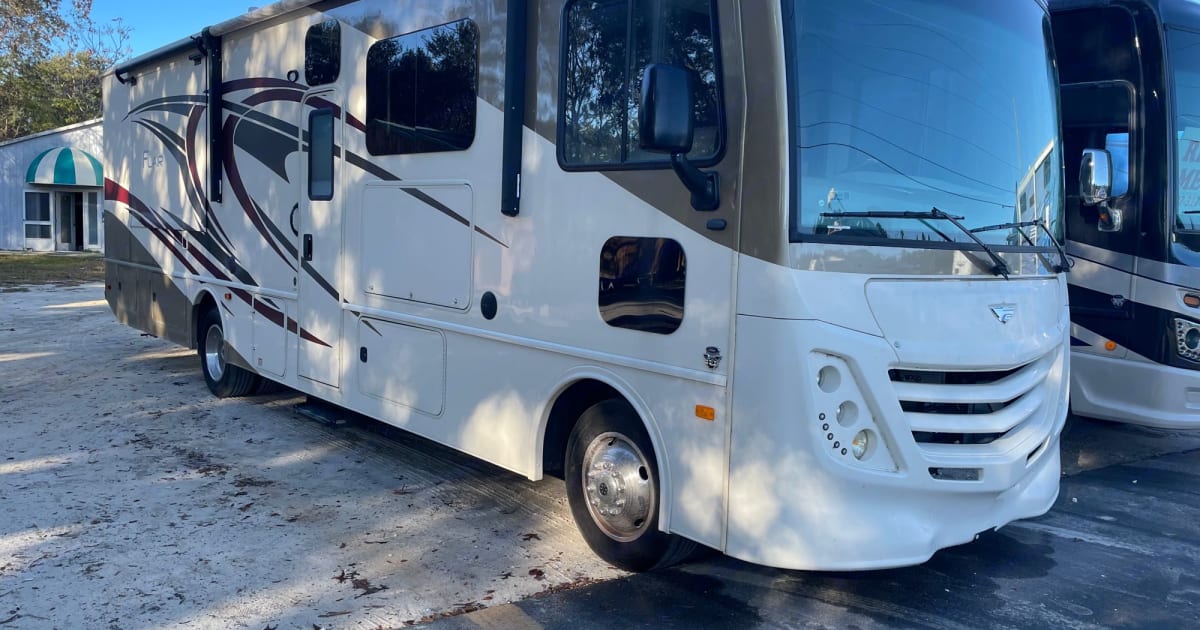 2020 Thor Motor Coach Hurricane Class A Rental in Leesburg, FL | Outdoorsy