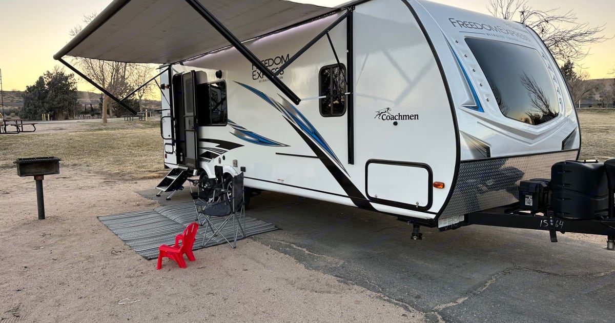 2021 Coachmen Freedom Express Travel trailer Rental in Apple Valley, CA ...
