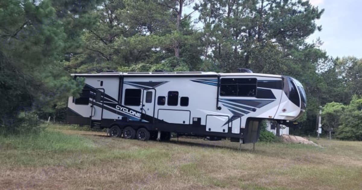 2021 Heartland RVs Cyclone Toy Hauler Fifth-wheel Rental in Spring, TX ...