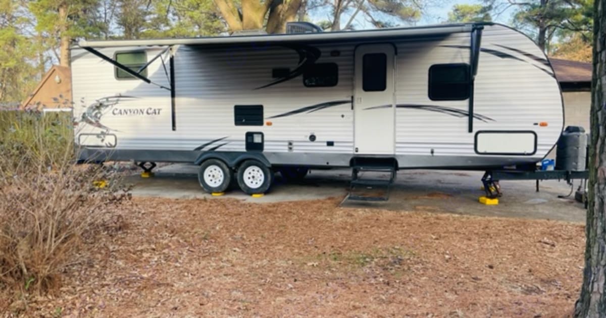 2016 Palomino Canyon Cat Edition Travel trailer Rental in Ashdown, AR ...