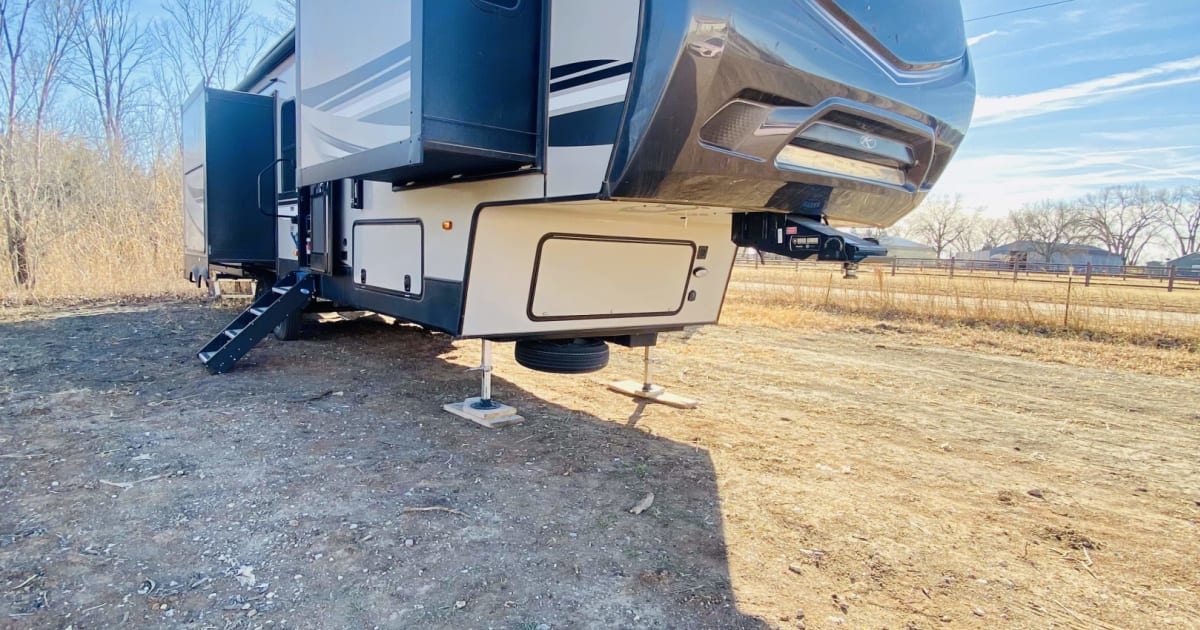 2020 Keystone RV Sprinter Limited Fifth-wheel Rental in Haysville, KS ...