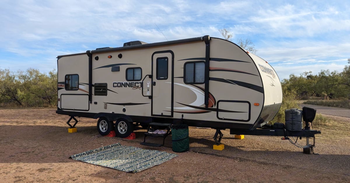 2015 Spree Connect Travel trailer Rental in Bedford, TX | Outdoorsy