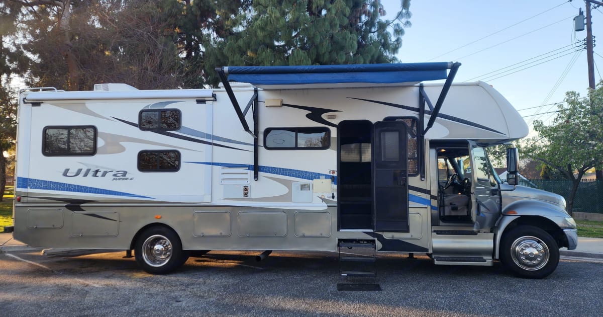 2008 Gulf Stream Conquest Ultra Super Class C Rental in Duarte, CA ...