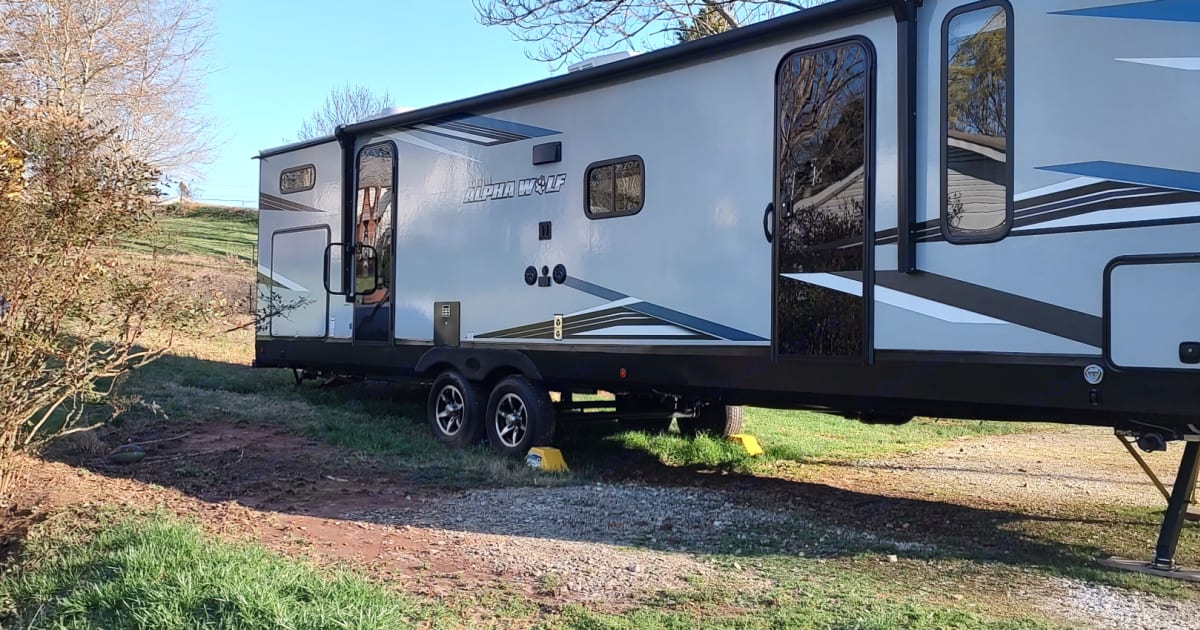 2022 Forest River Cherokee Alpha Wolf Travel trailer Rental in Franklin ...