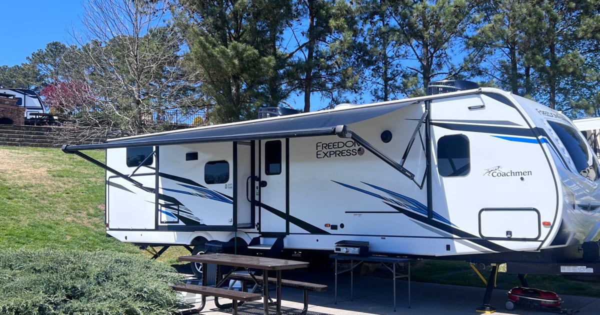 2022 Forest River Coachmen Freedom Express Liberty Travel trailer ...