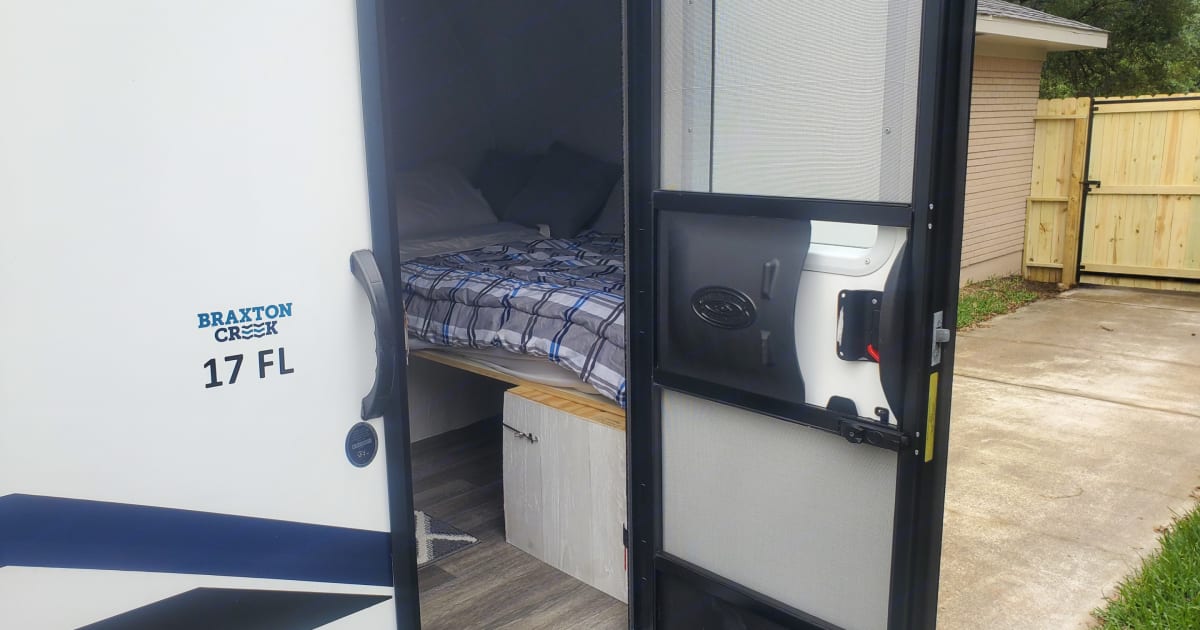 2021 Braxton Creek Bushwhacker Plus Travel trailer Rental in Houston ...