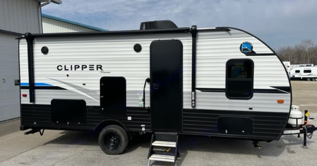 2022 Coachmen Clipper 182DBU Travel trailer Rental in Sturgeon Bay, WI ...