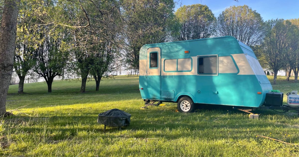 1998 R-Vision Bantam Travel trailer Rental in Bluff City, TN | Outdoorsy