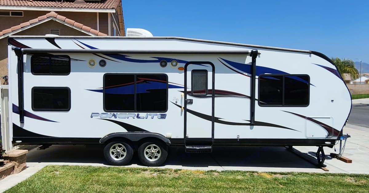2014 Pacific Coachworks Powerlite Toy hauler Rental in Hemet, CA ...