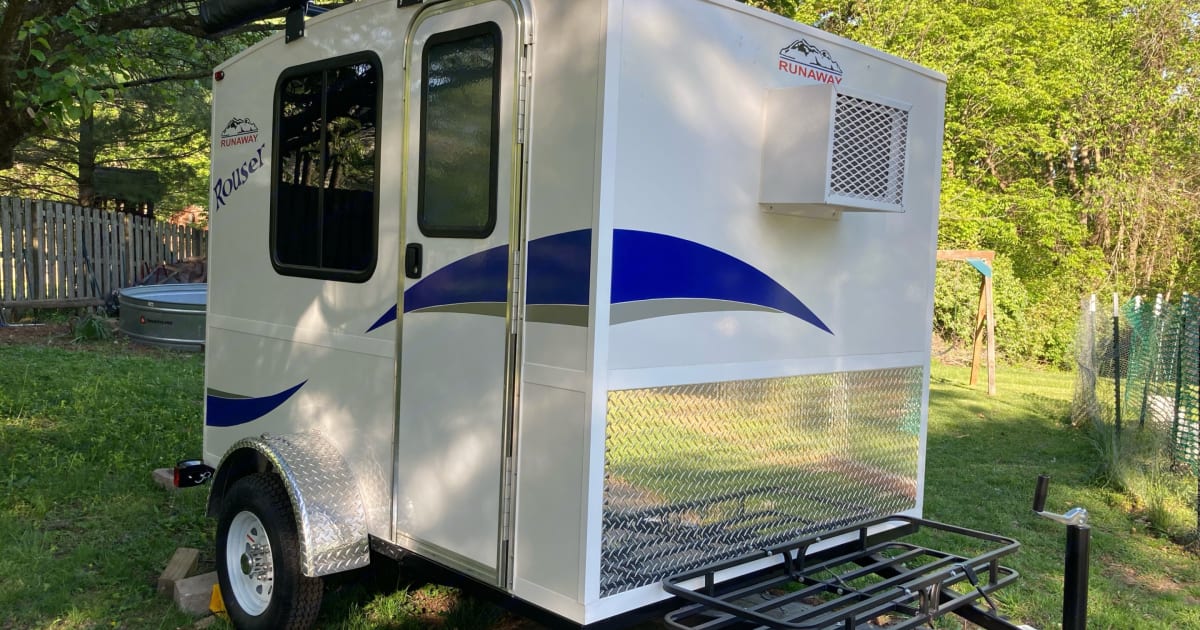 2023 Runaway Rouser Travel trailer Rental in High Ridge, MO | Outdoorsy