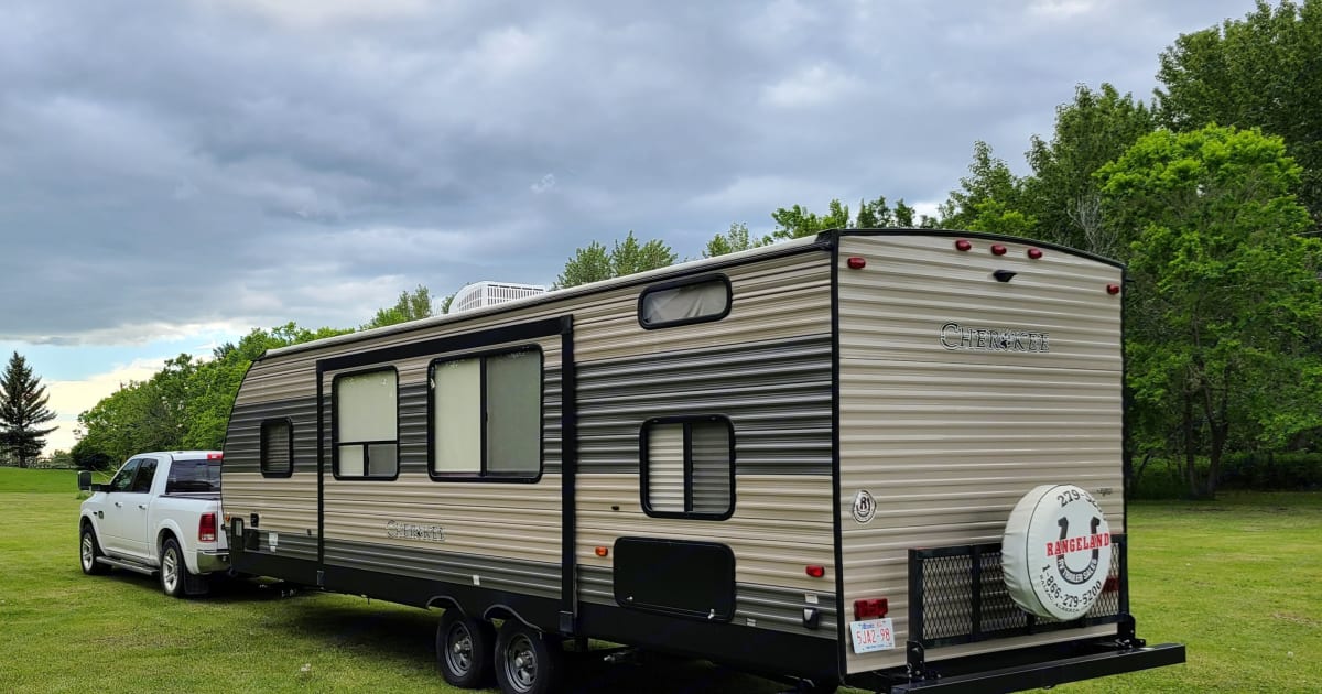 2018 Forest River Cherokee Travel trailer Rental in Calgary, AB | Outdoorsy