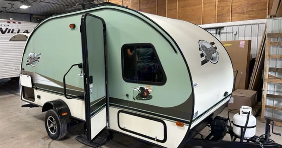 2016 R-Pod 183G Travel trailer Rental in Neenah, WI | Outdoorsy