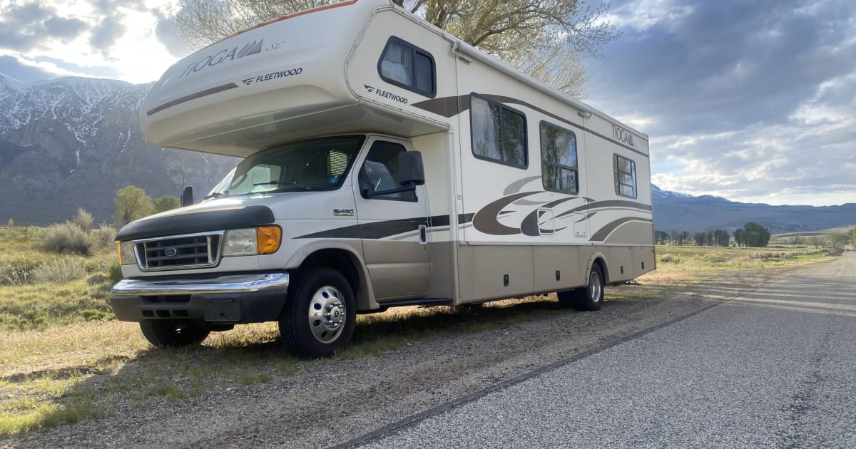 2006 Ford F450 Class C Rental in Reno, NV | Outdoorsy