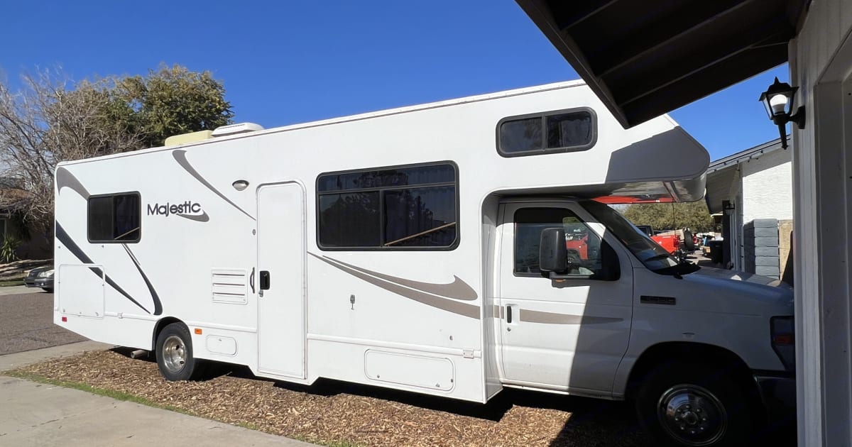 2013 Thor Majestic Class C Rental in Goodyear, AZ | Outdoorsy