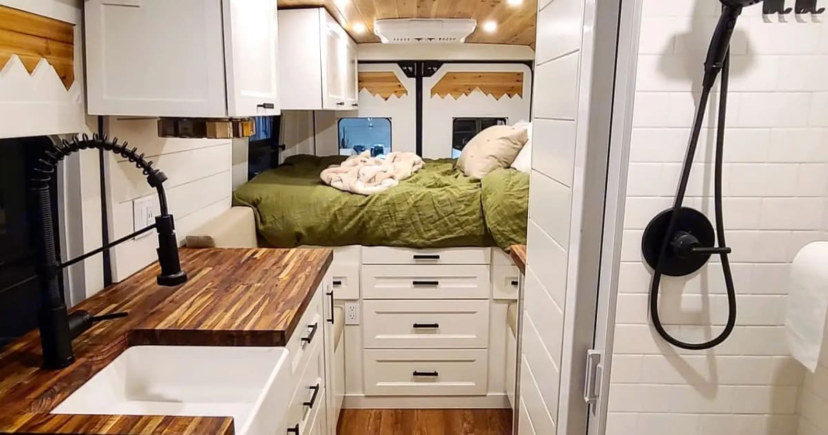 2019 Dodge RAM 3500 Promaster 159" Extended Camper van Rental in ...