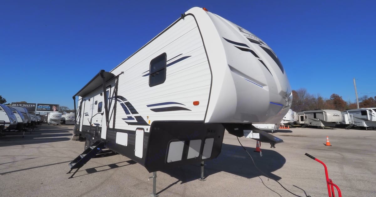 2021 Forest River Palomino Puma Toy Hauler Fifth-wheel Rental in Akron ...