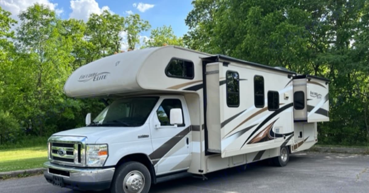 2016 Ford Freedom Elite Class C Rental in Bluffton, IN | Outdoorsy