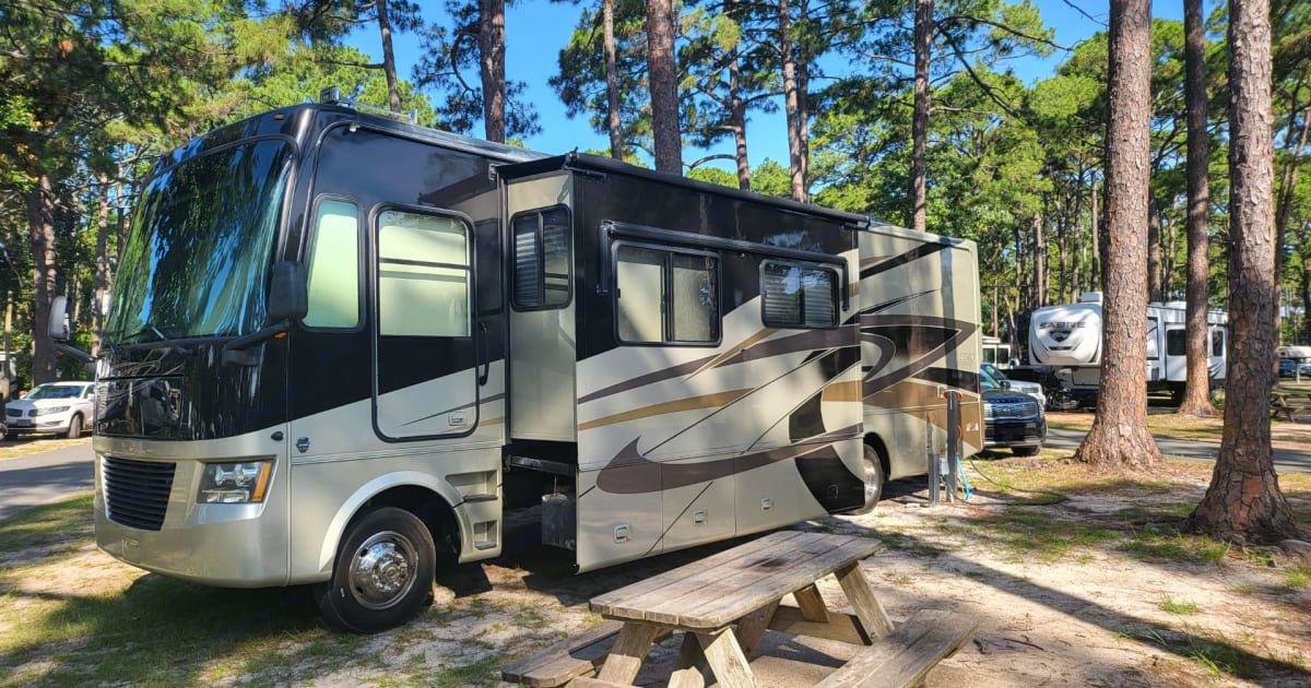 2009 Allegro Allegro Motorhome Class A Rental in Lagrange, GA | Outdoorsy