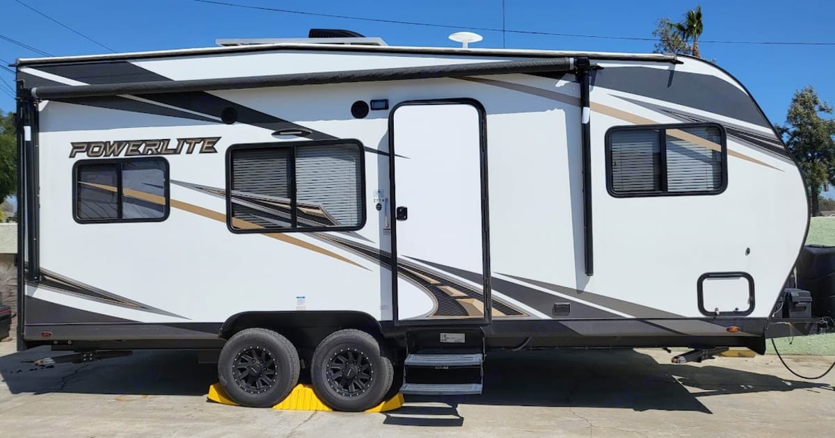 2021 Genesis Supreme Rv Genesis Classic Toy hauler Rental in ONTARIO ...