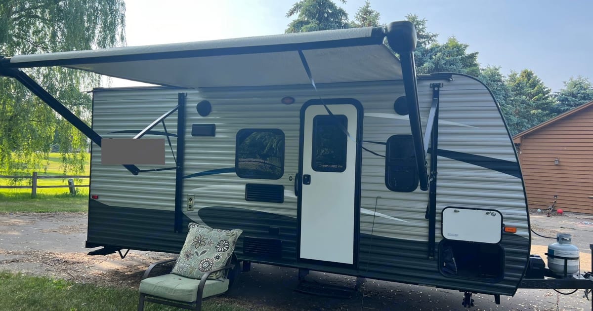 2017 Keystone RV Summerland Mini Travel trailer Rental in Otsego, MN ...