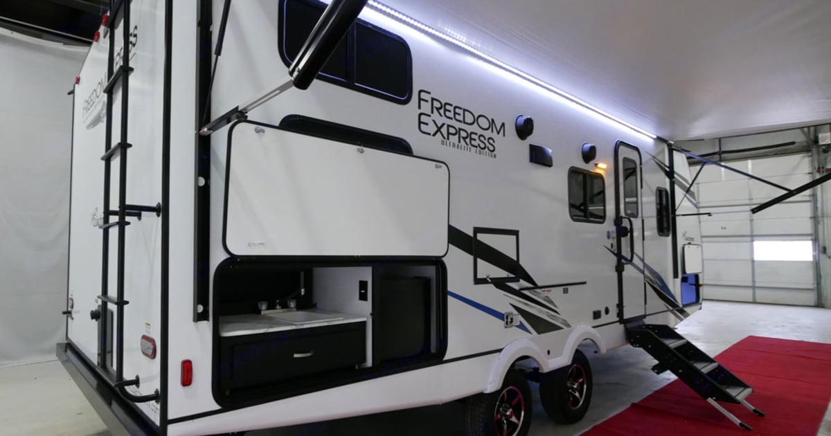 2022 Coachman Freedom Express 257BHS Travel trailer Rental in Sandy, OR ...