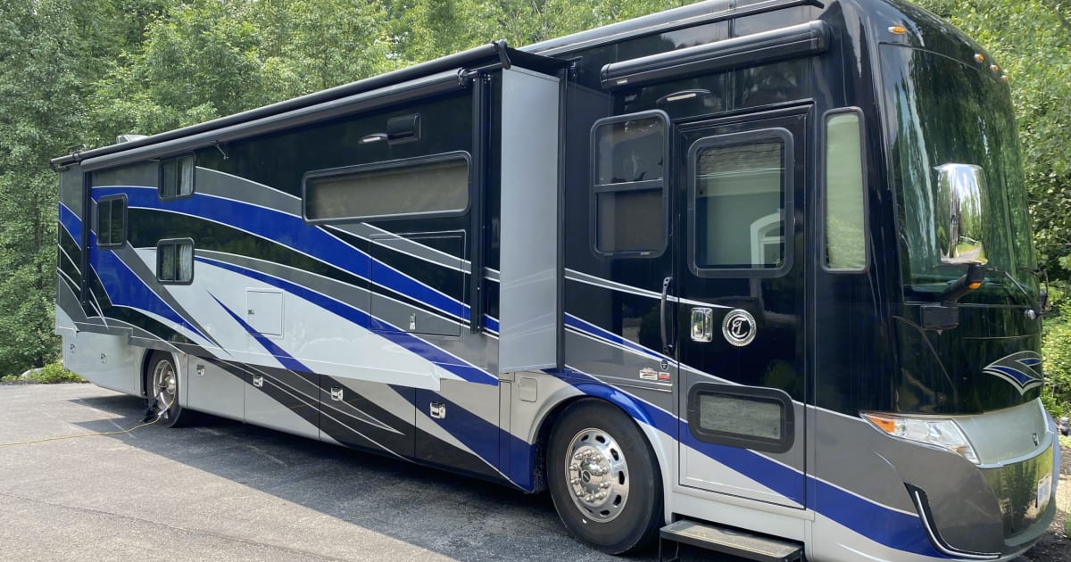 2020 Allegro Allegro Red Class A Rental in Lima, OH | Outdoorsy