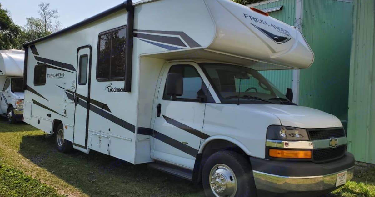 2023 Coachmen Freelander 27QB Class C Rental in Hilbert, WI | Outdoorsy