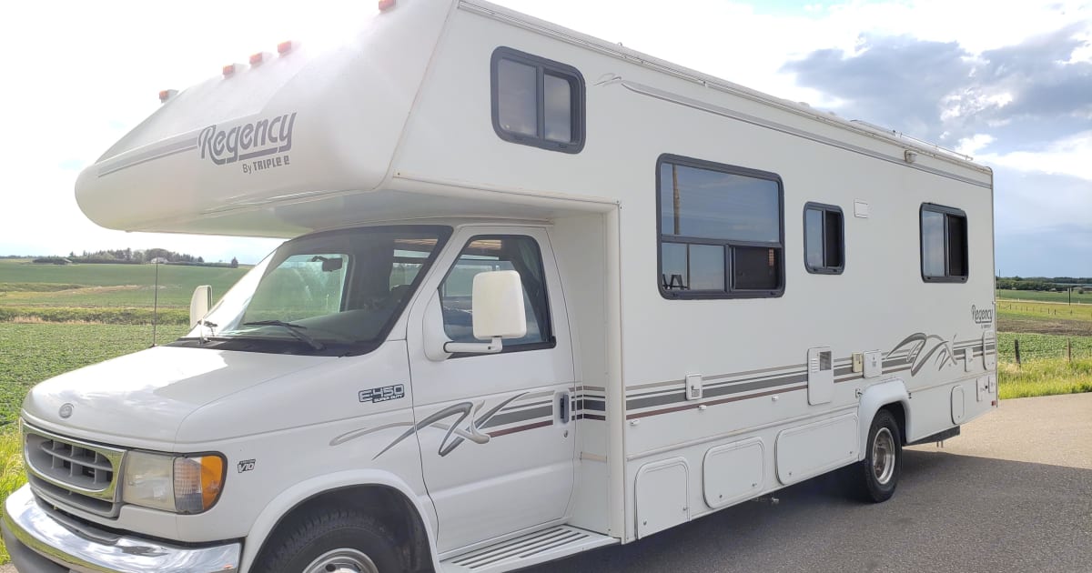 1999 Triple E Regency Class C Rental in Calgary, AB | Outdoorsy