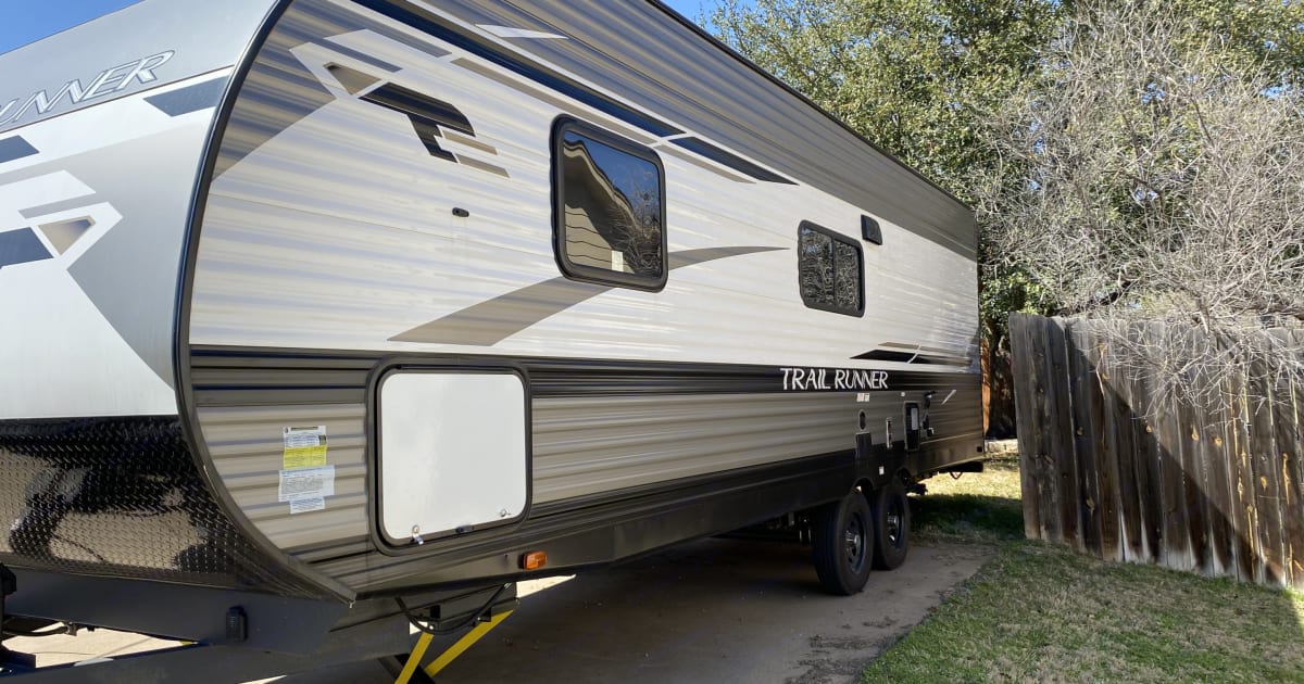 2022 Heartland Trail Runner Truck Camper Rental in Granbury, TX | Outdoorsy