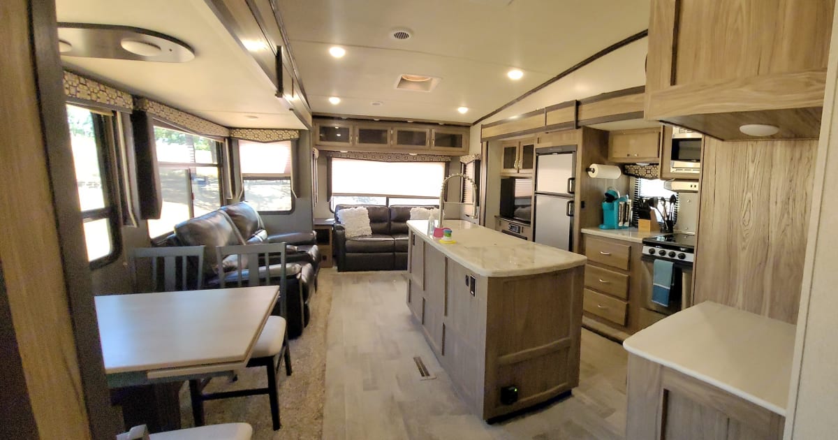 2019 Atlas Atlas Fifth Wheel Fifth-wheel Rental in Roseville, CA ...