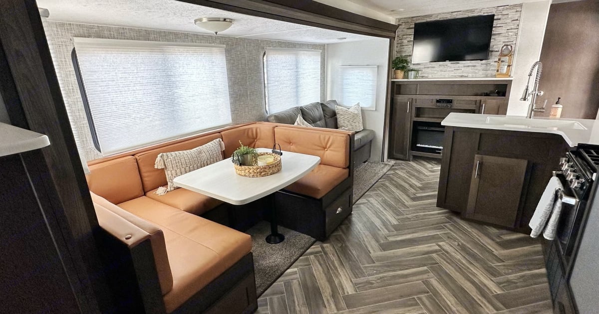 2020 Forest River Evo Travel trailer Rental in La Mesa, CA | Outdoorsy