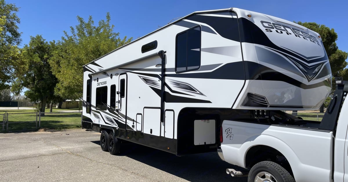 2022 Genesis Supreme Rv Genesis Supreme Toy hauler Rental in Galt, CA ...