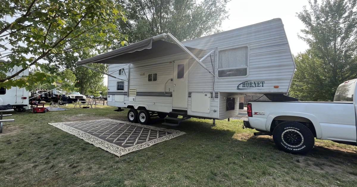 2000 Damon Corporation Hornet Fifth-wheel Rental in Norton Shores, MI ...