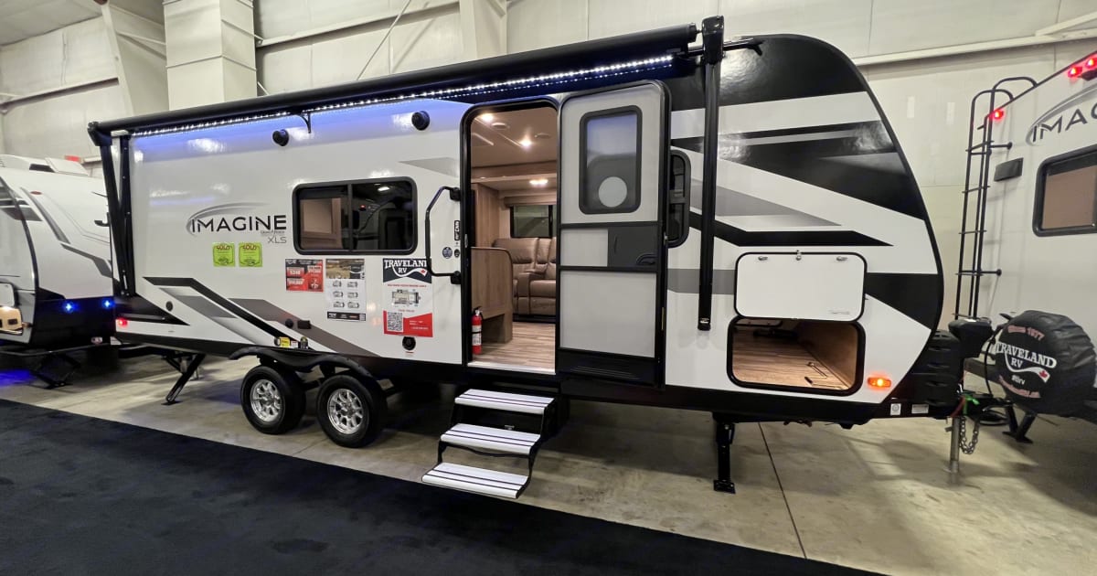 2023 Grand Design Imagine Travel trailer Rental in Langley, BC | Outdoorsy