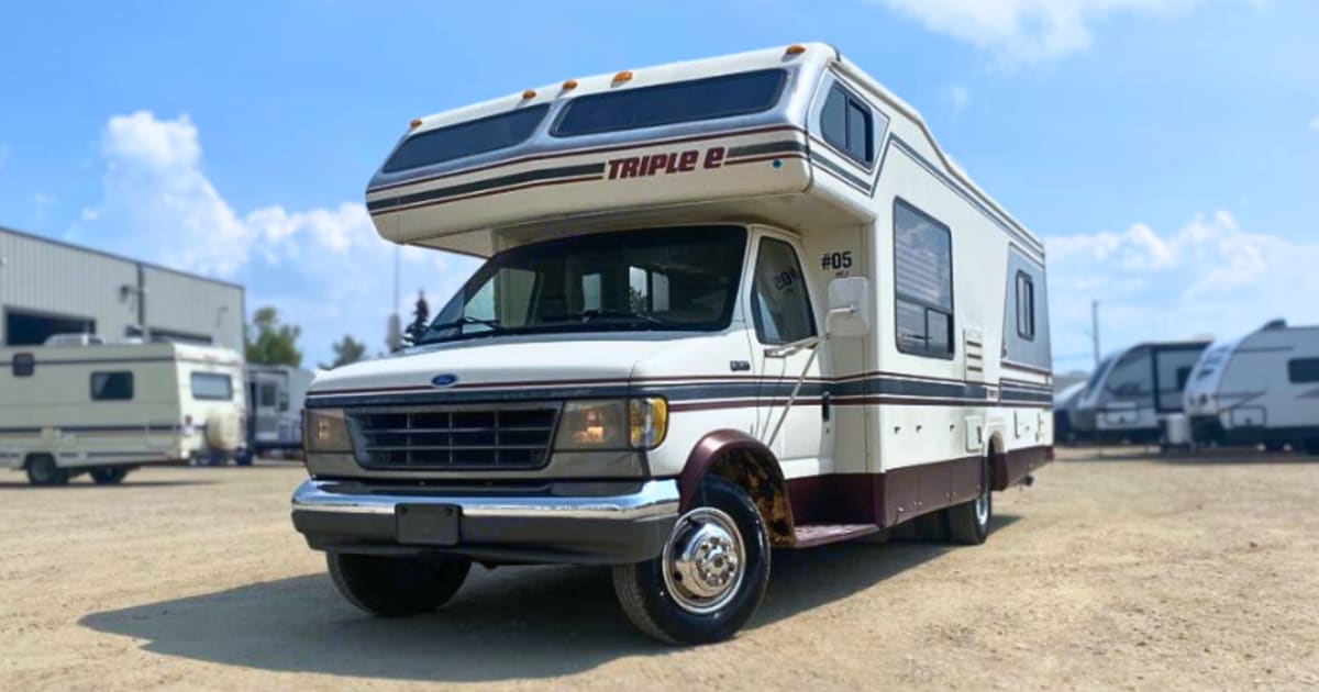 1994 Triple E Regency Motorhome Rental in Acheson, AB | Outdoorsy