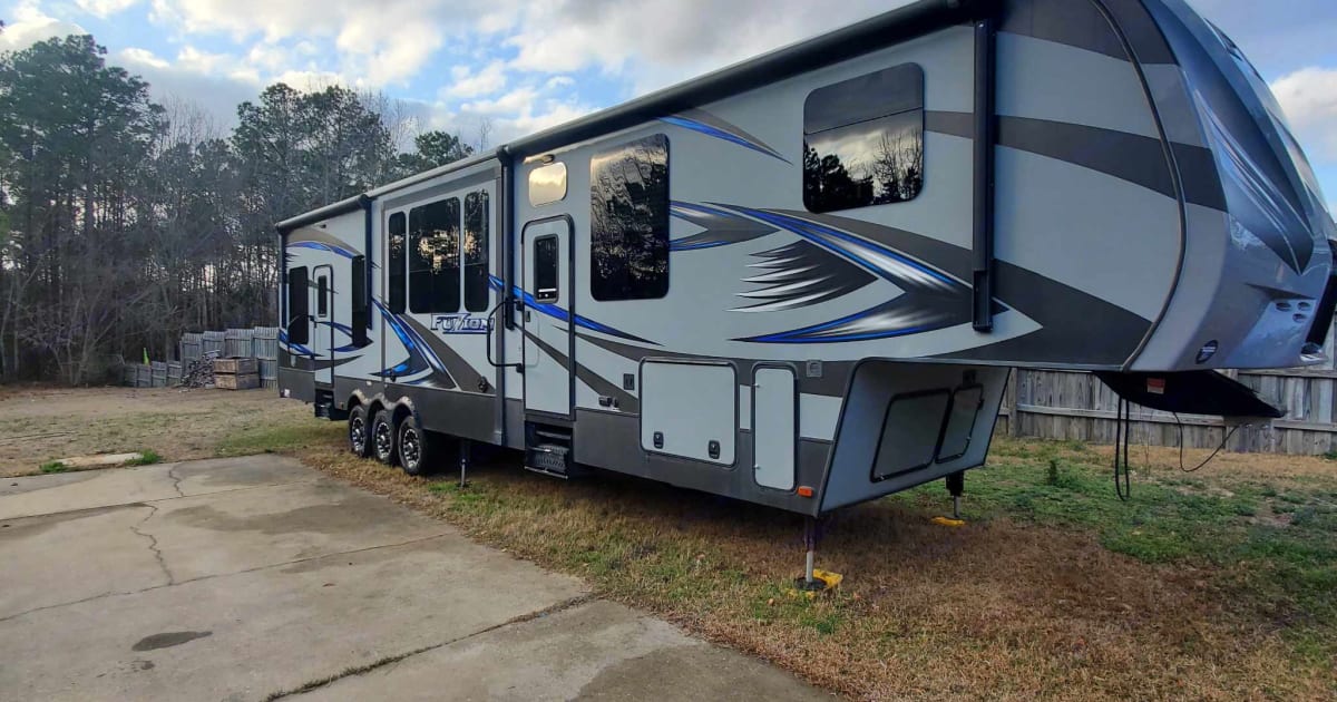 2016 Keystone RV Fuzion Toy Hauler Travel trailer Rental in Dalzell, SC ...