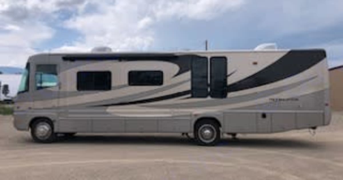 2005 Damon Corporation Intruder Class A Rental in Riverton, WY | Outdoorsy