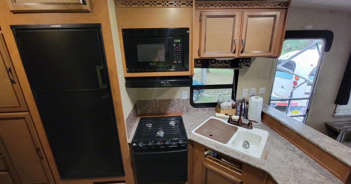 2014 Forest River Palomino Puma Fifth-wheel Rental in Brainerd, MN ...