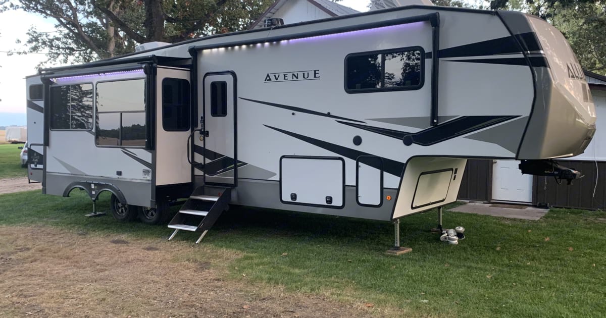 2023 Alliance RV Avenue Fifth-wheel Rental in Bancroft, MI | Outdoorsy
