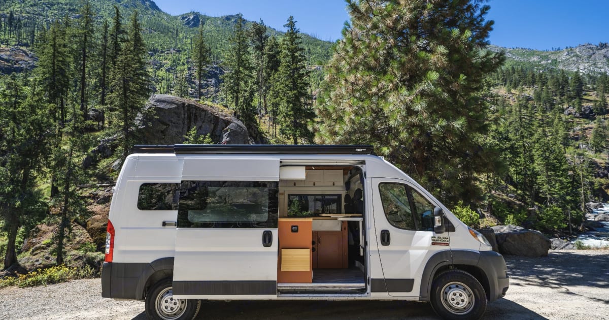 2018 Dodge RAM Promaster 2500 High Roof 159' Camper van Rental in Los ...