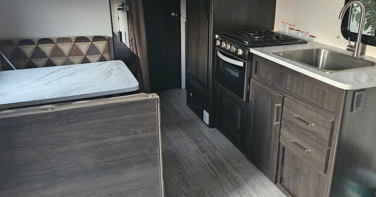 2021 Pacific Coachworks Tango Travel trailer Rental in SIMI VALLEY, CA ...