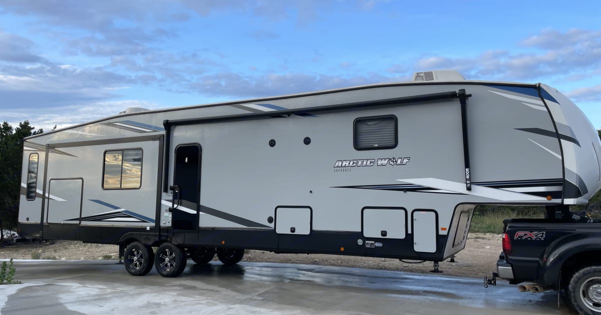 2021 Forest River Cherokee Arctic Wolf Fifth-wheel Rental in Liberty ...