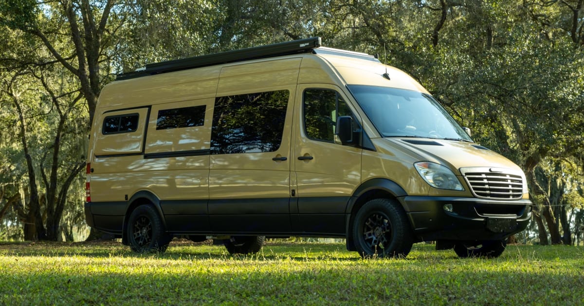 2011 Freightliner Sprinter Camper van Rental in Groveland, FL | Outdoorsy
