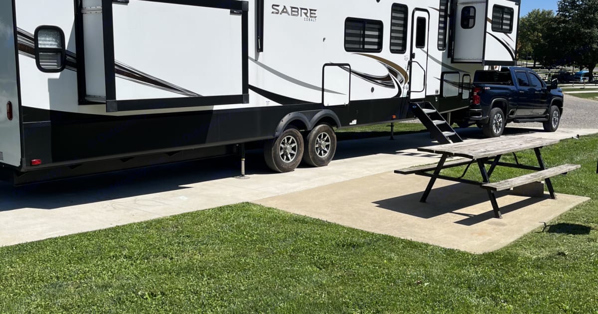 2021 Forest River Sabre Cobalt Fifth-wheel Rental in SHEFFIELD LAKE, OH ...
