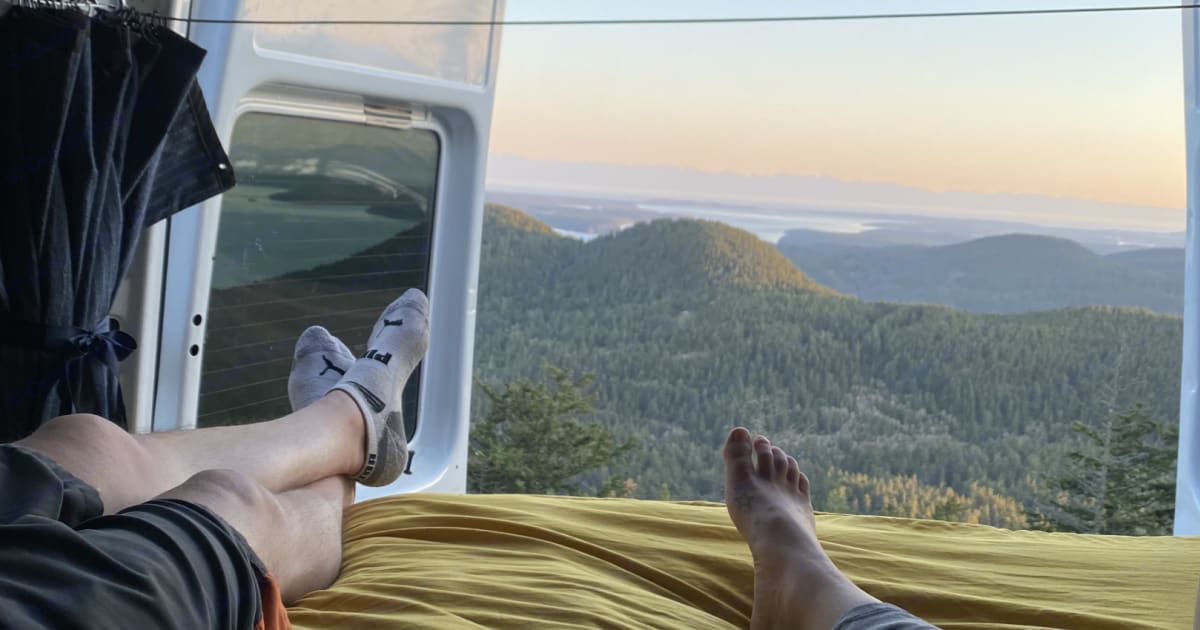2004 Mercedes-Benz Sprinter Camper van Rental in Orcas, WA | Outdoorsy