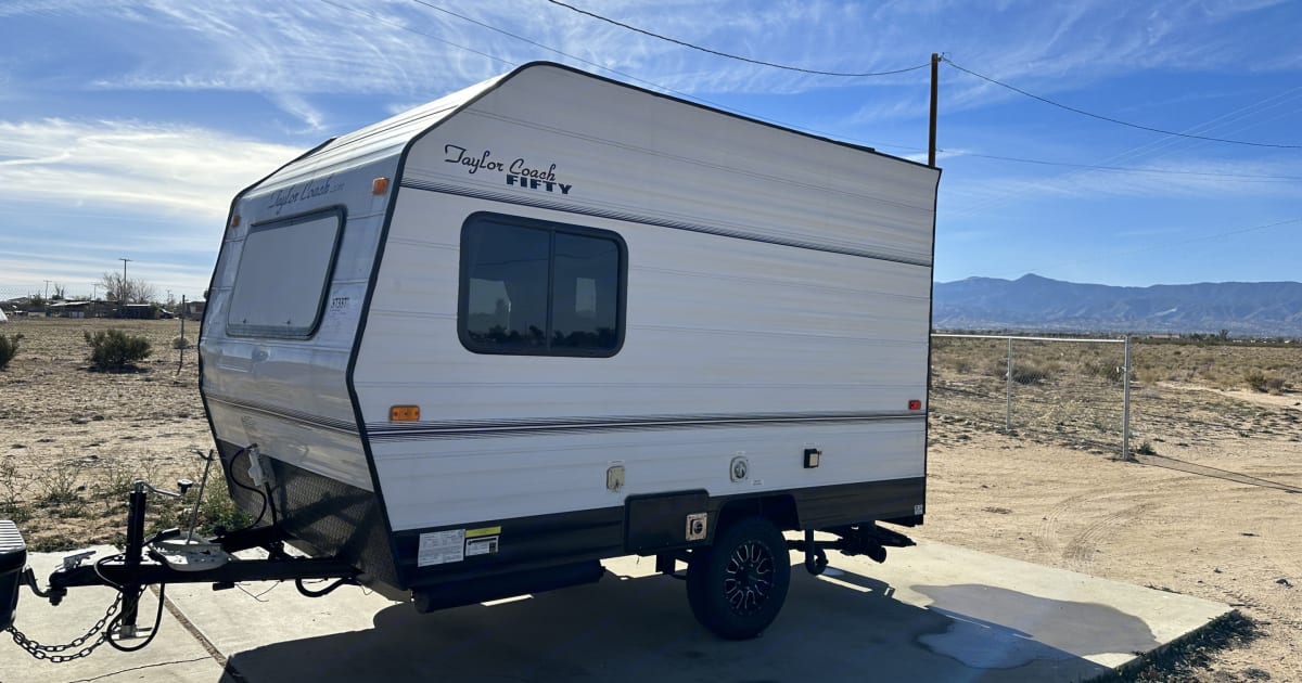 2017 Taylor Coach Fifty Travel trailer Rental in Phelan, CA | Outdoorsy